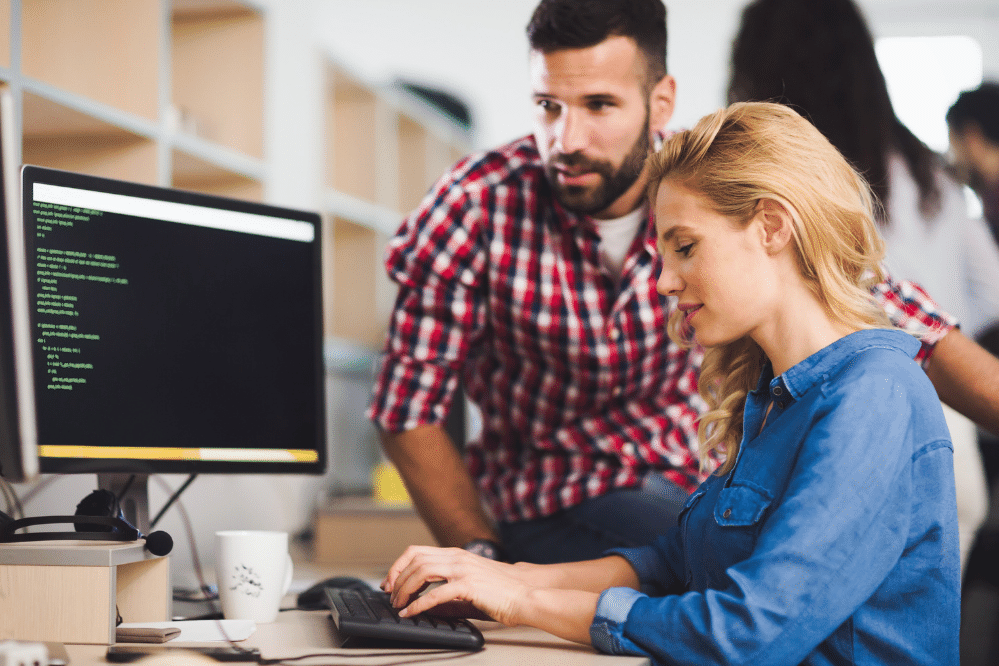 Computer Science vs Information Technology: 3 Main Differences